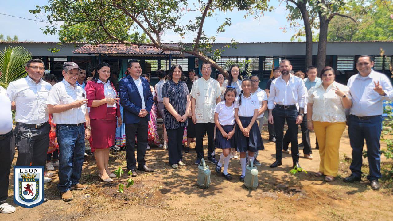 Embajador de China visita la Escuela Especial Ángela Morales Avilés en ...