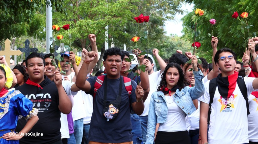Rinden homenaje a las madres heroínas Lidia Saavedra y Nora Astorga