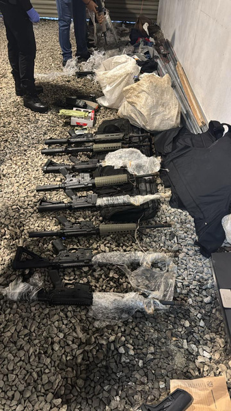 Decomisan arsenal de 56 fusiles AR-15 y pistolas en Costa Rica